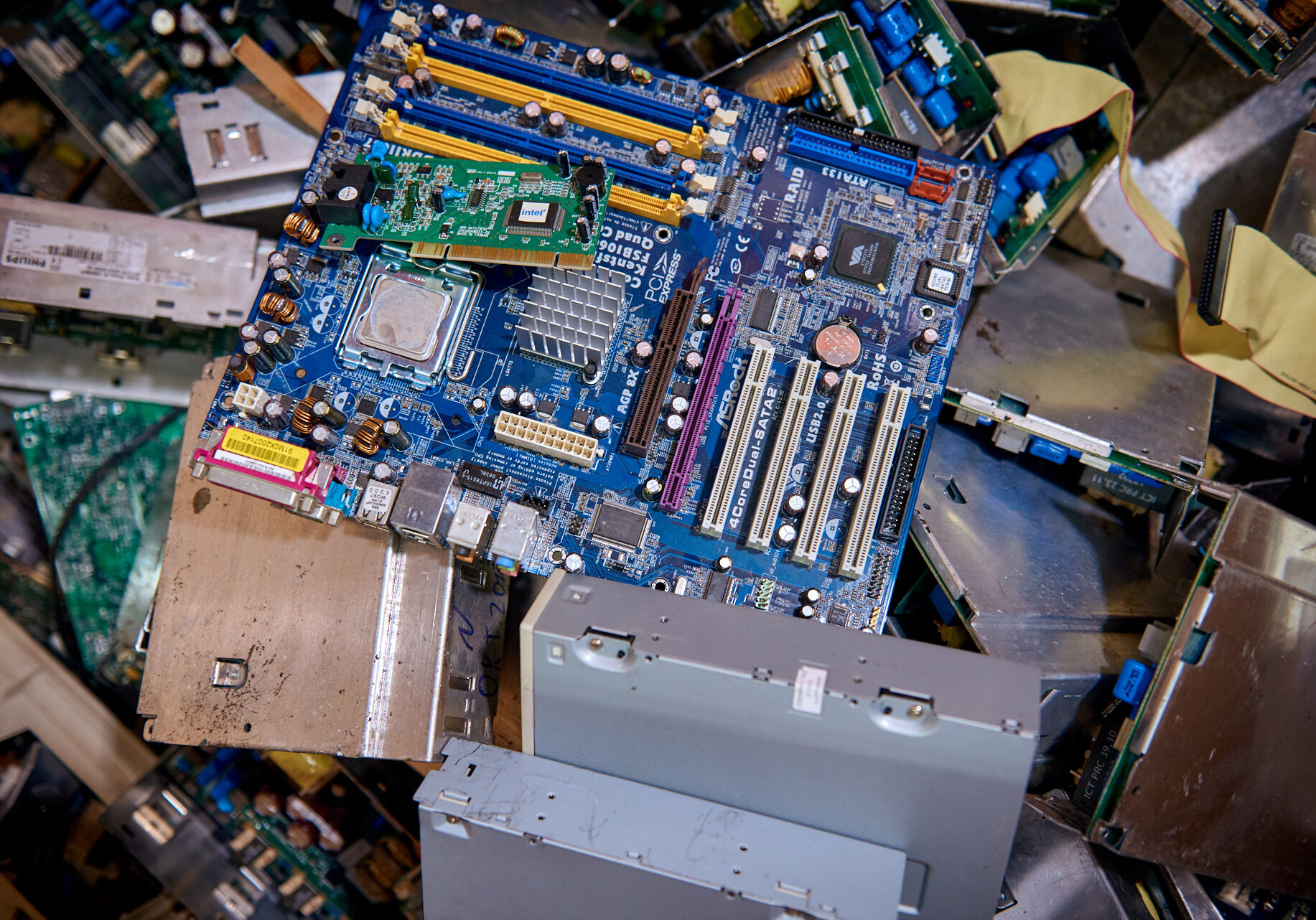Oude printplaten inleveren | Schenk Recycling | Almere